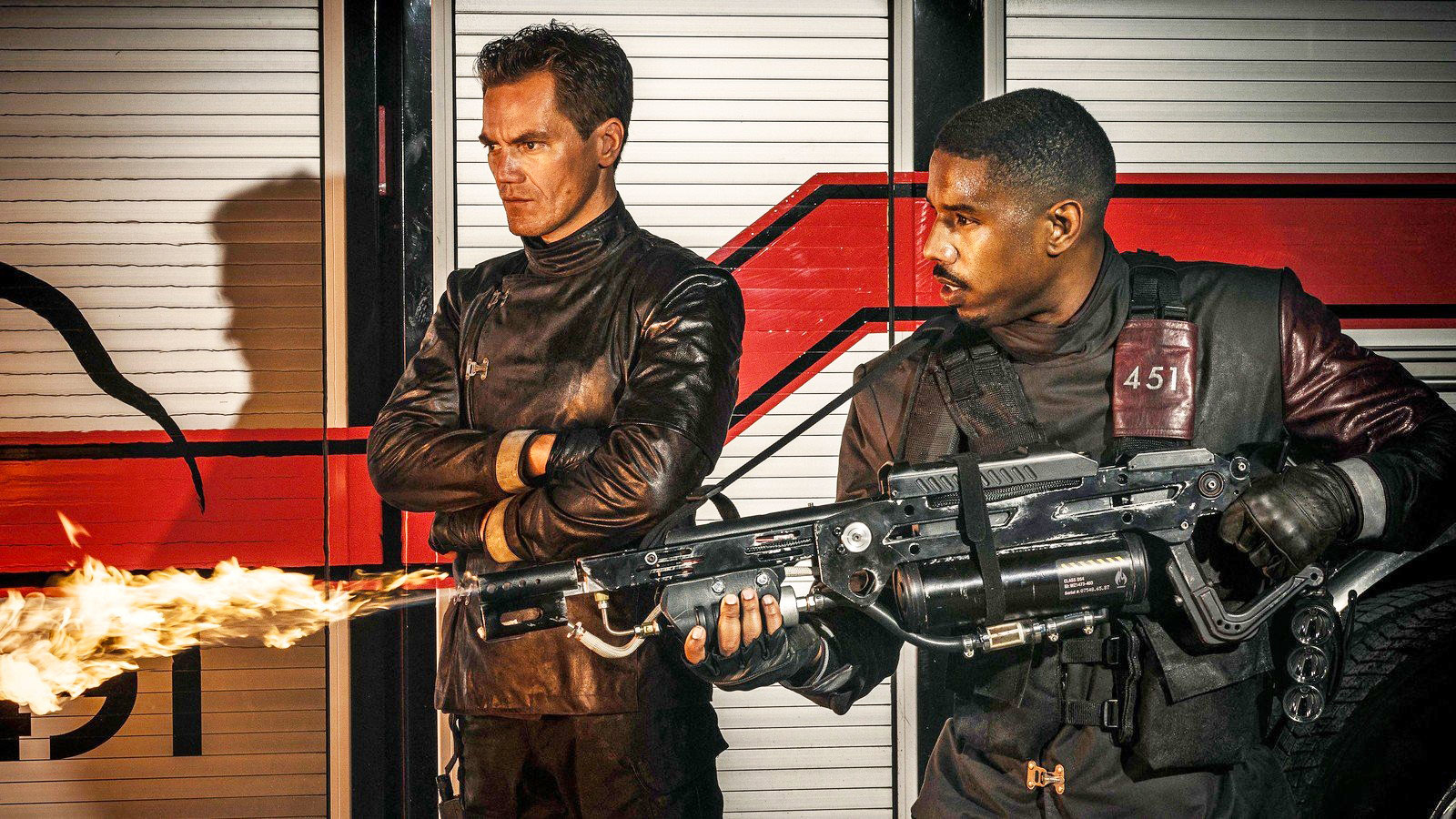 Fahrenheit 451: cast, trama, recensione, Sofia Boutella brucio per te ...