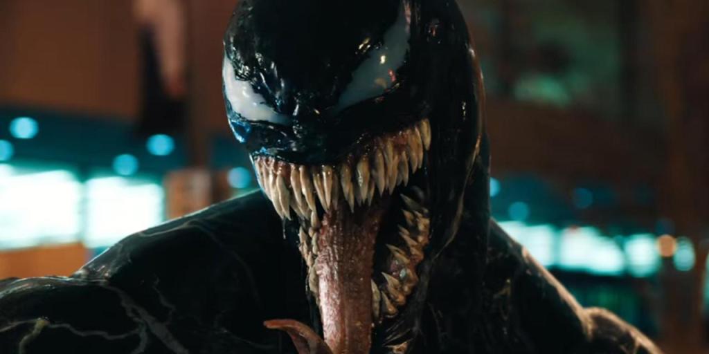Venom ovvero Tom Hardy che mangia pepite di pollo ancora surgelate ...